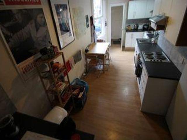 7 Bedrooms Terraced house for rent in Hyde Park Road, Hyde Park, Leeds LS6
