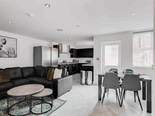 7 Beds 3 Baths