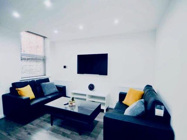 7 Beds 2 Baths