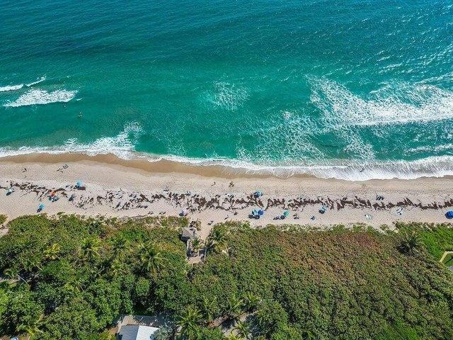 7 Bel Air Dr, Boynton Beach, FL 33435