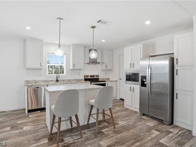 7 Birch Blvd, Fort Myers, FL 33908