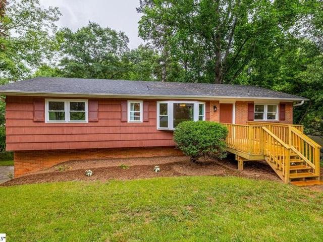 7 Birchbark Dr, Greenville, SC 29611