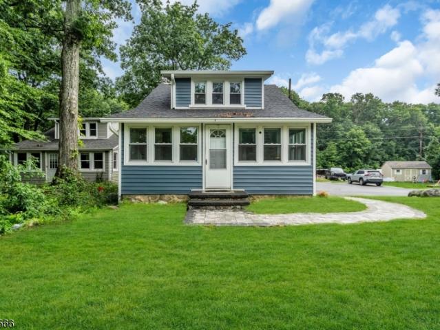 7 Birchwood Dr