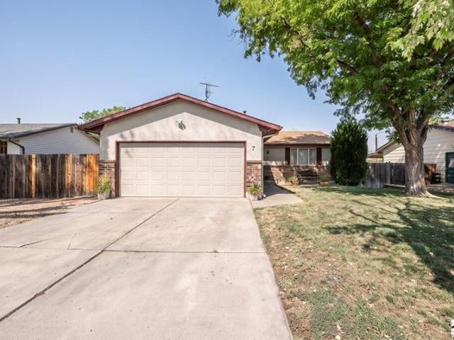 7 Bitterweed Ct, Pueblo, CO 81001