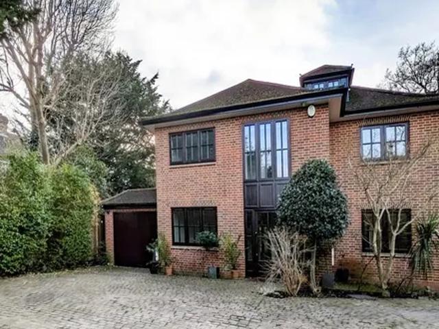 7 Bon Marche Mews, London, SE27 9BJ, United Kingdom | 5 bed house for rent #138930883 | Rentberry