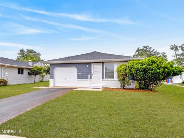 7 Bonasse St, Toms River, NJ 08757