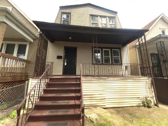 7 Br, 2 bath, Single Family 9147 S Woodlawn Ave