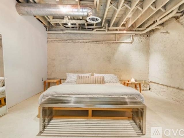 7 BR, 2 BA Apartment 3799 North Williams Street, Denver, CO 80205