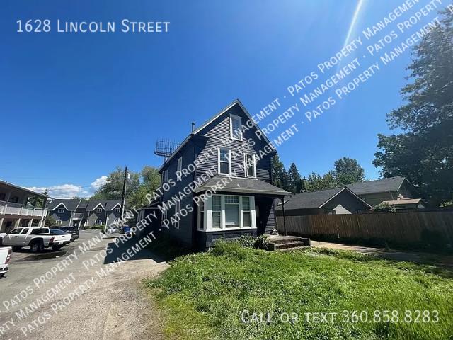 7 BR, 3 BA Apartment 1628 Lincoln Street, Bellingham, WA 98229