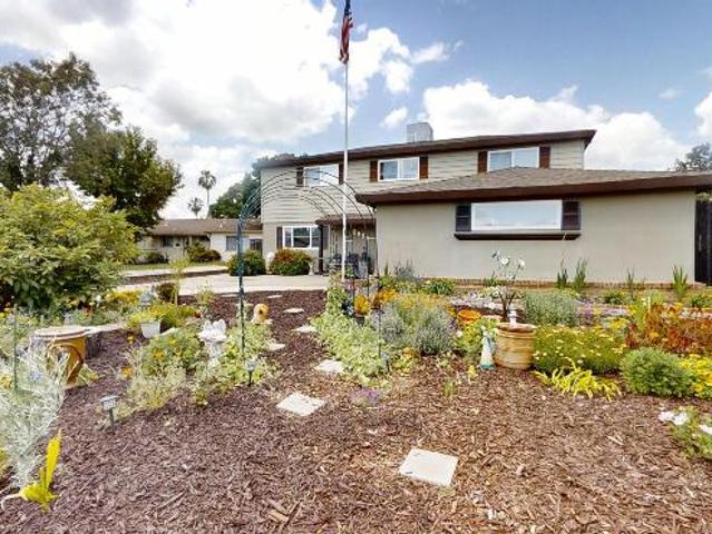 7 Br, 4 bath, Single Family 2956 Treen