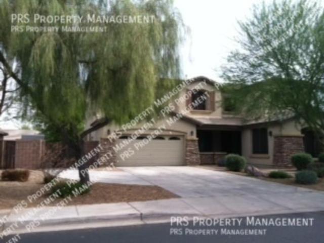 7 Br, 4 bath, Single Family 576 E Julian Dr