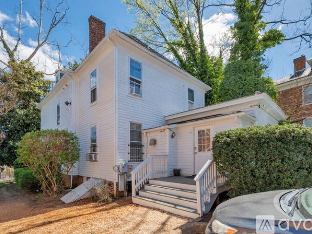 7 BR, 4 BA Apartment 165 Chancellor St, Charlottesville, VA 22903