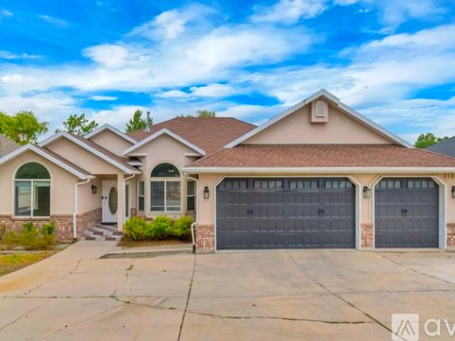 7 BR, 4 BA Apartment 2154 E Wasatch Blvd, Sandy, UT 84092