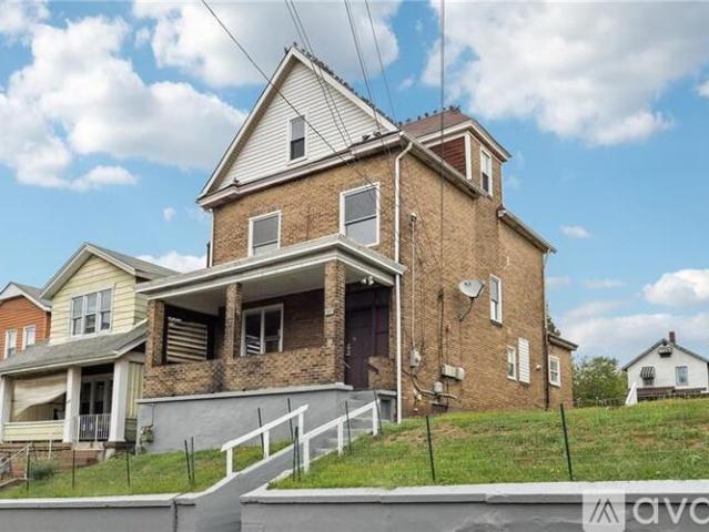 7 BR, 4 BA Apartment 328 James Street, Turtle Creek, PA 15145