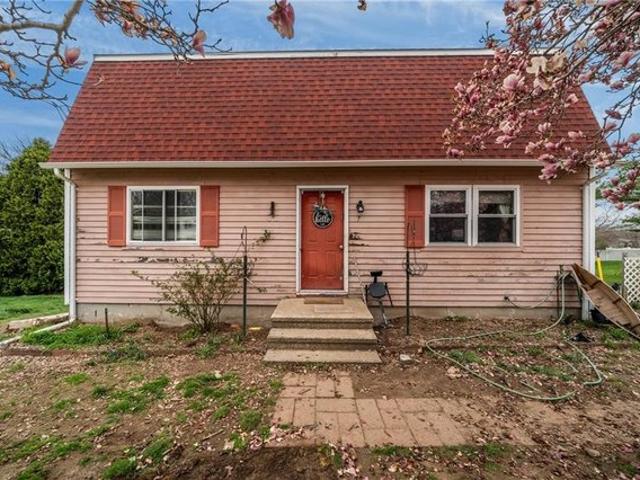 7 Brandywine Dr, Westerly, RI 02891