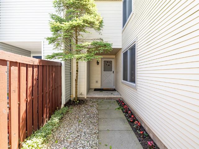 7 Brimsdown Circle