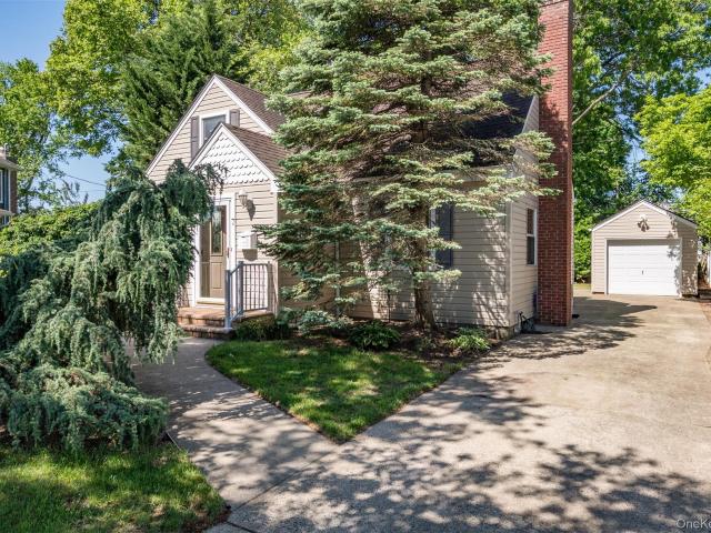 7 Briarcliff Drive