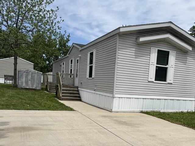 7 Brookside Mnr, Goshen, IN 46526