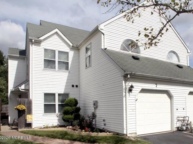 7 Browning Ct, Freehold, NJ 07728