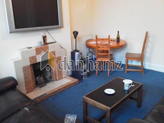 7 Brudenell Street Hyde Park Leeds 3 bed house to rent £1,490 pcm £344 pw