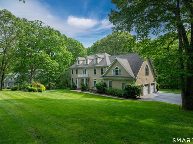 7 Caleb Ct, Guilford, CT 06437
