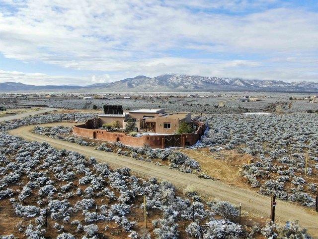 7 Calle Del Sol, Ranchos de Taos, NM 87557