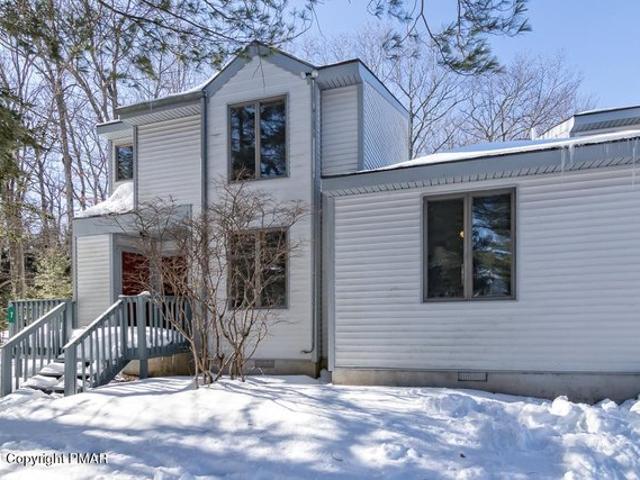 7 Castagnolia Dr, Lake Harmony, PA 18624