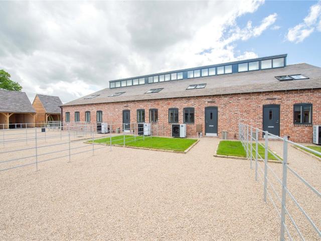 7 castle barns, acton burnell