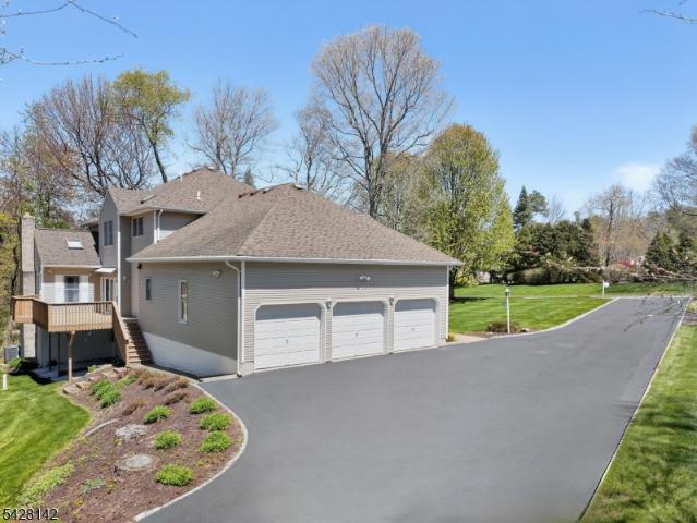 7 Cecilia Ct