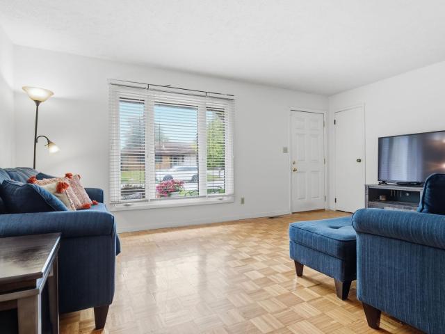 7 Cedar Court