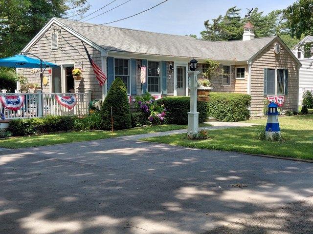 7 Cedar Point Ave, Mattapoisett, MA 02739