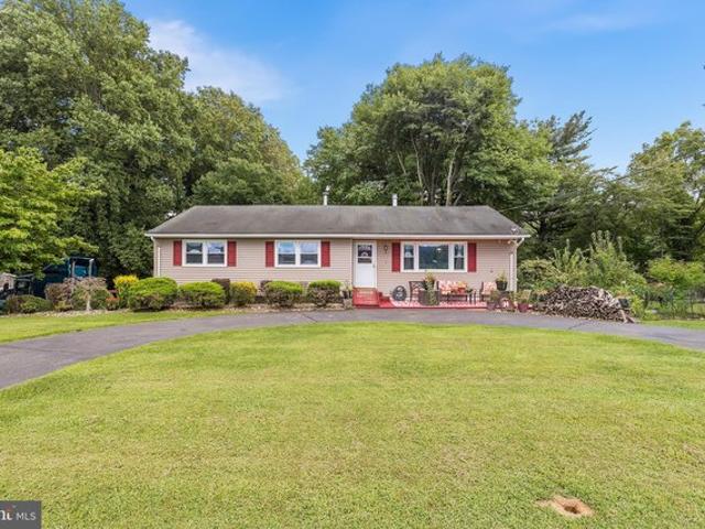 7 Chambers Rd, Millstone Township, NJ 08510
