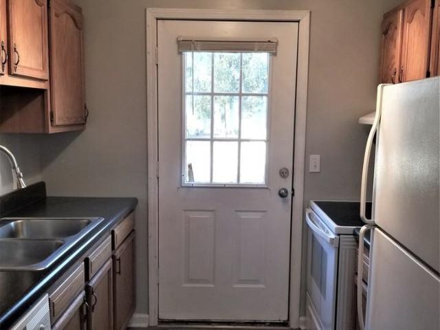 7 Chalet Village 1615 1619 Farmer 2 Bedroom Apartment for Rent at 1615 Farmer Ave, Murray, KY 42071