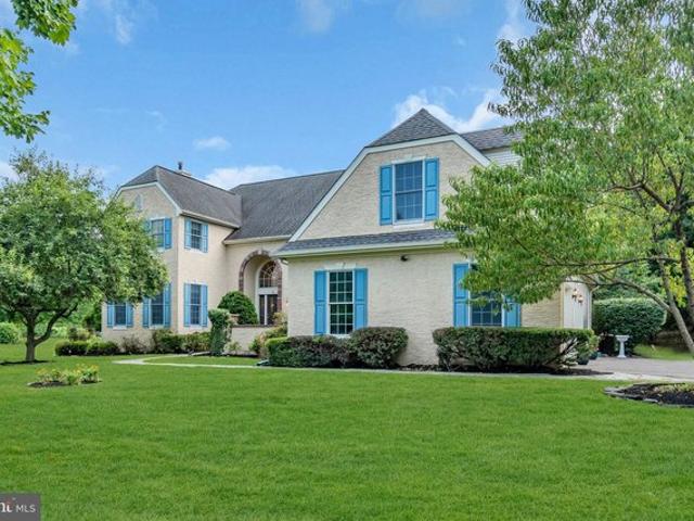 7 Chaucer Ct, Princeton Junction, NJ 08550