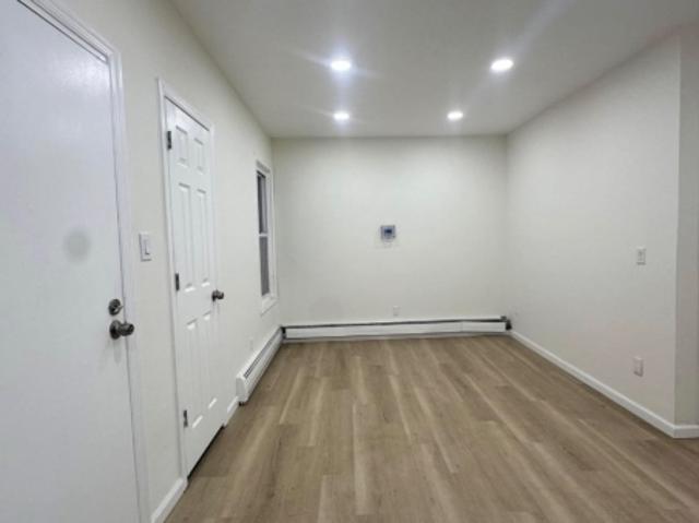 7 Circle Ave # 2