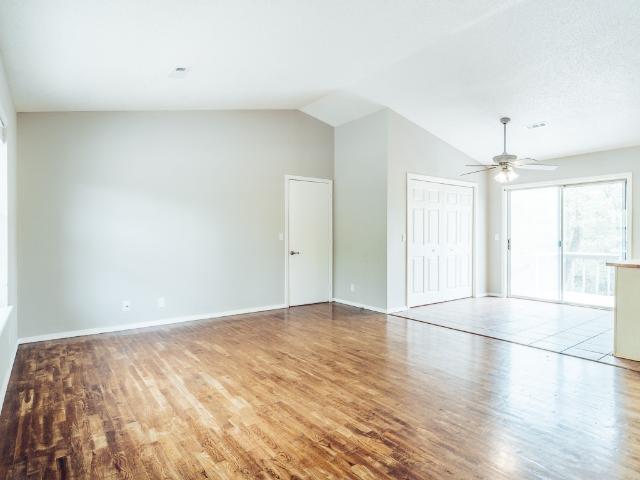 7 Claypole Lane