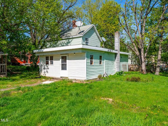 7 Clearwater St, Ravena, NY 12143 | MLS #202616 | Compass