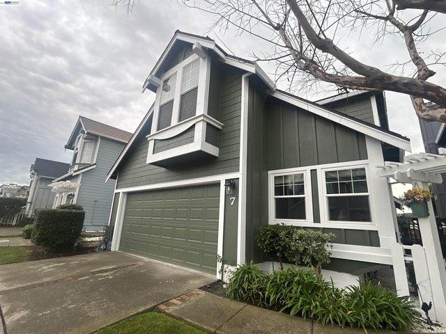 7 Cliff Walk Dr, Vallejo, CA 94591