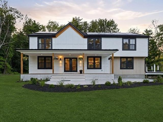 7 Clover Hill Dr, Chelmsford, MA 01824