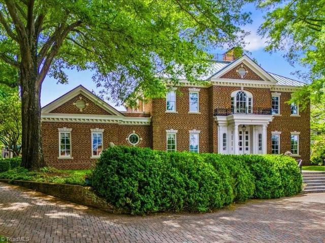 7 Clubview Court