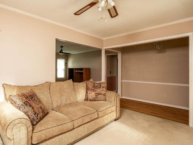7 Coachman Court