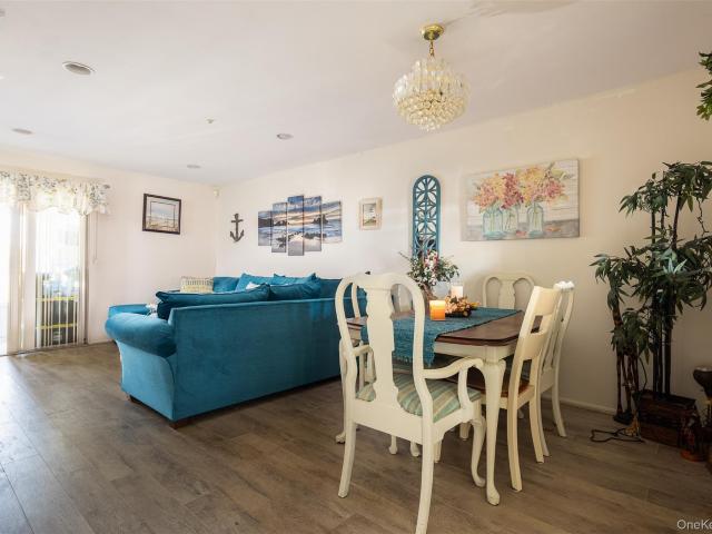 7 Cobblestone Way