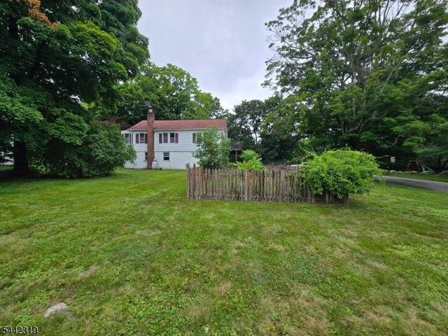 7 Cooper Rd, West Milford, NJ 07438