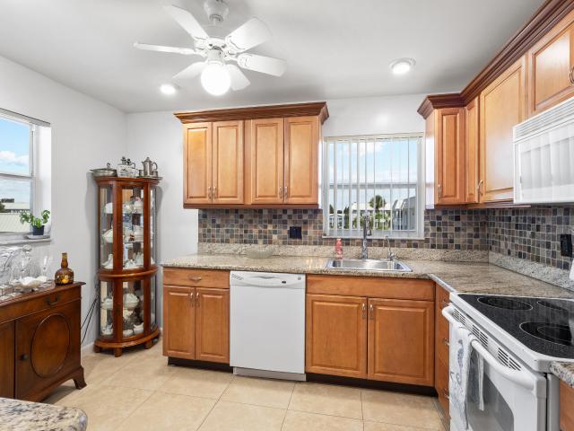 7 Colonial Club Dr, Unit 300, Boynton Beach, FL 33435 | MLS #R11094 | Compass