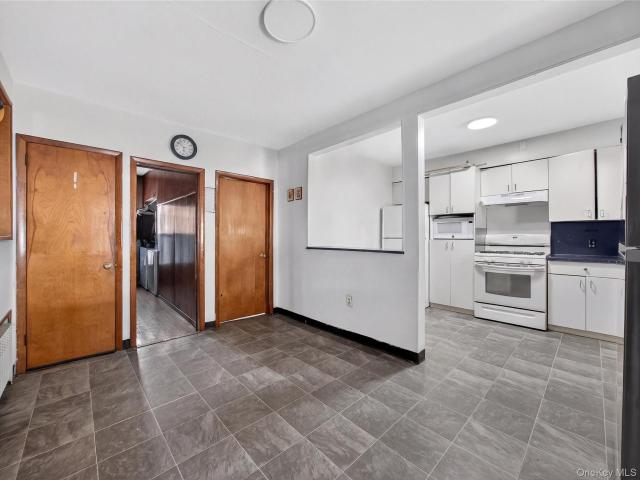 7 Conger Avenue