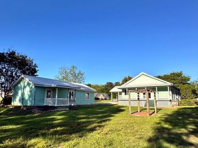 7 Cottage Ln, Carriere, MS 39426