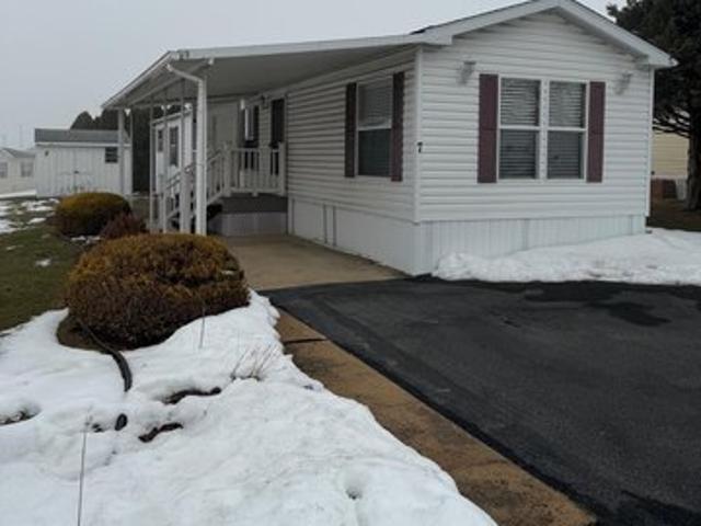 7 Country Acres Gold Park, Myerstown, PA 17067