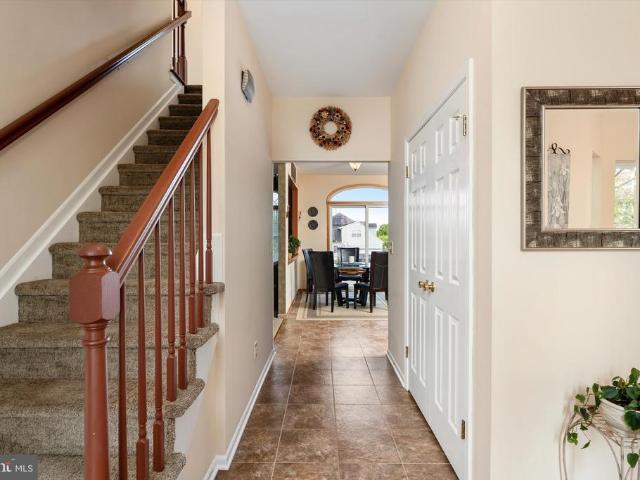 7 Country House Way