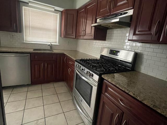 7 Country Village Ct