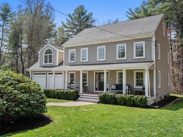 7 Crest Cir, Medfield, MA 02052